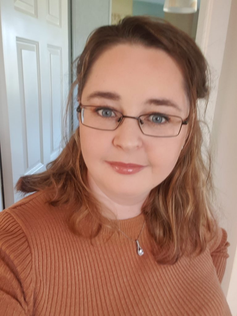 Interview: Chloe Gilroy – Debt Freedom & Accountability! | FIRE Dave